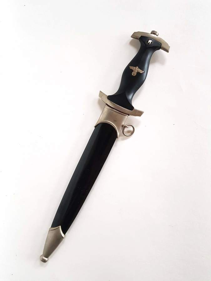 110. Replica dolk SS