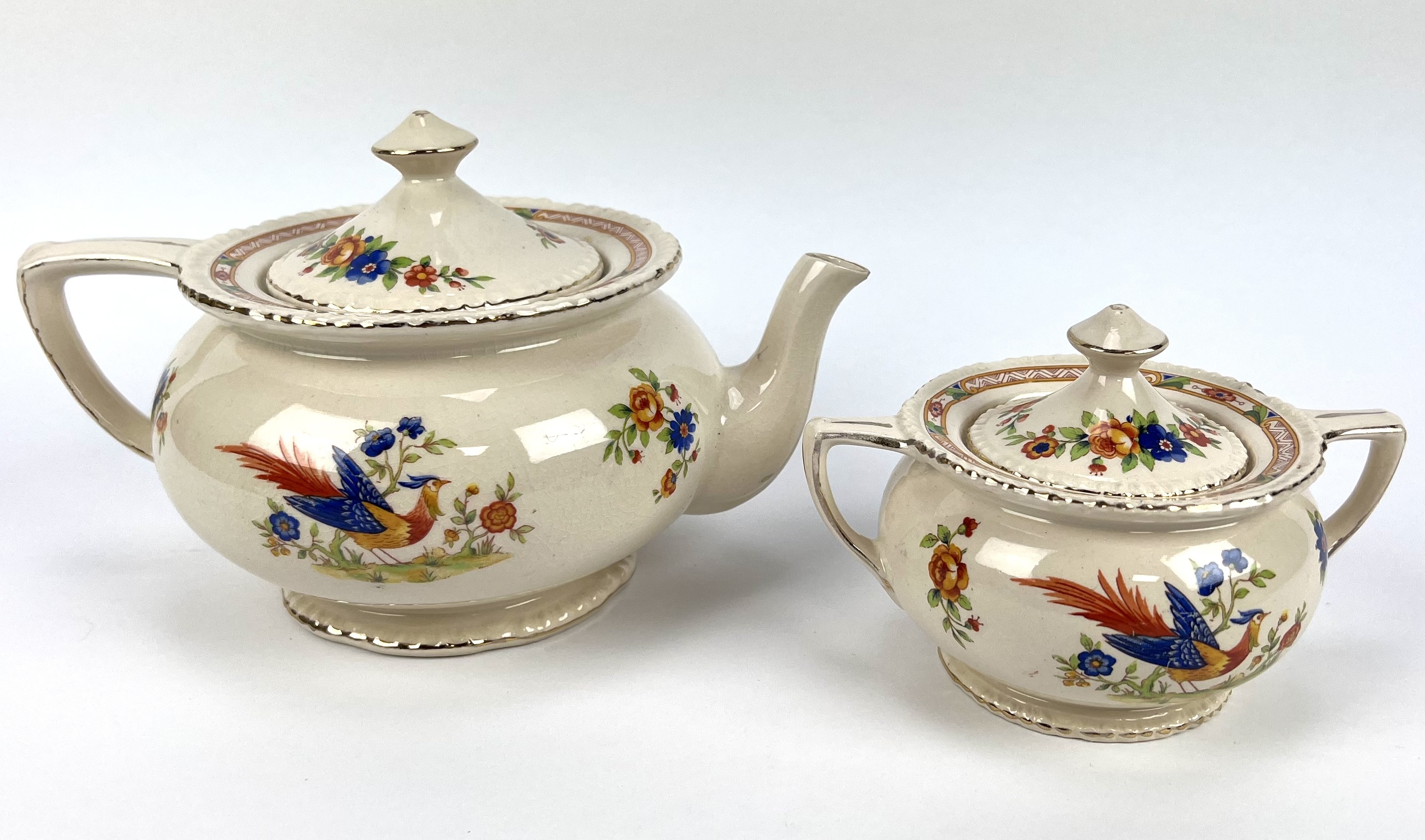 590. Theeservies, Pearl Pottery Hanley